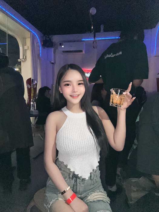 Theerawan น้อง ขวัญ สาวสวย ตัวเล็ก อกฟู โอนลี่แฟน ตัวท็อป 18+